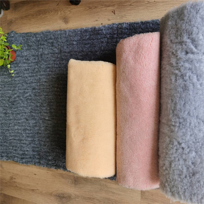 China PriceList for Gray Faux Fur Rug - fur mats for pets – Eastun ...